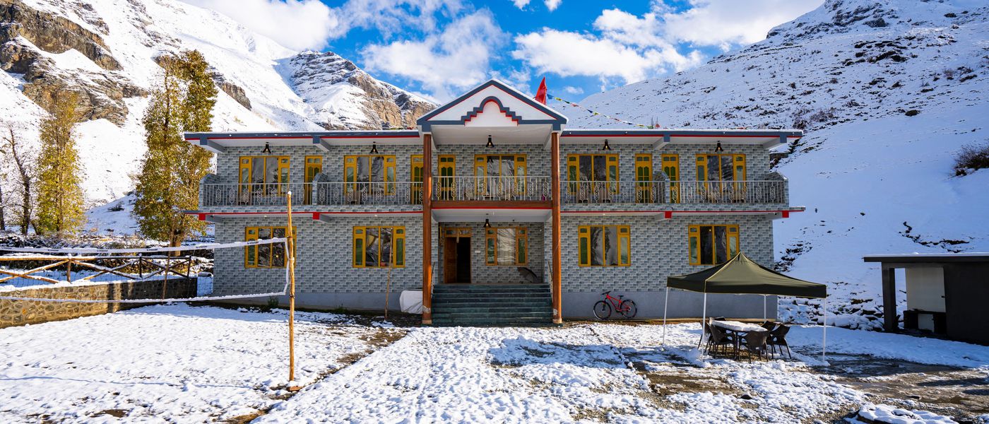 Zostel Sissu | Top Rated Branded Hostel in Sissu